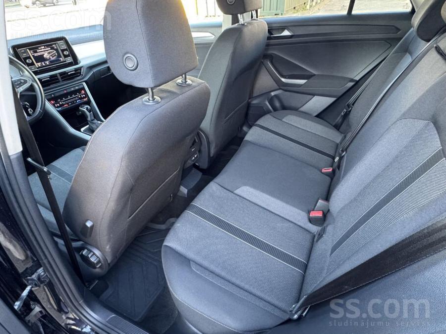 Melns Volkswagen T-Roc 2022 Jelgava, ar dzinēja tilpumu 1.50 L un nobraukumu 0 tūkst. km par 18700 €, foto 10 vietnē AUTOMOTO.COM.LV