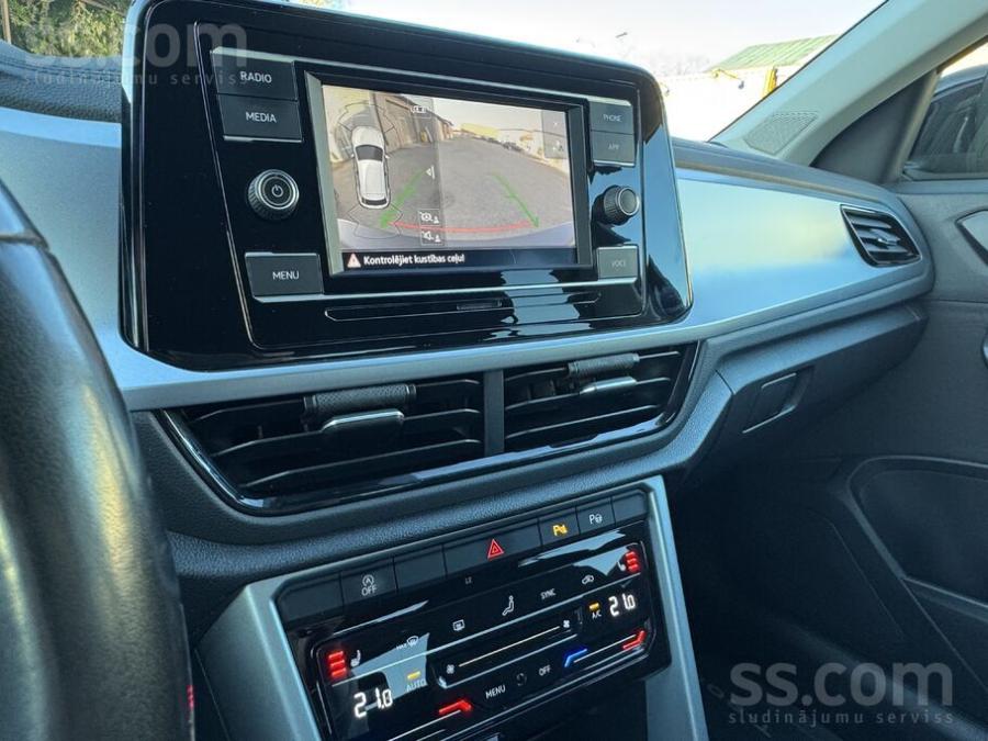 Melns Volkswagen T-Roc 2022 Jelgava, ar dzinēja tilpumu 1.50 L un nobraukumu 0 tūkst. km par 18700 €, foto 11 vietnē AUTOMOTO.COM.LV