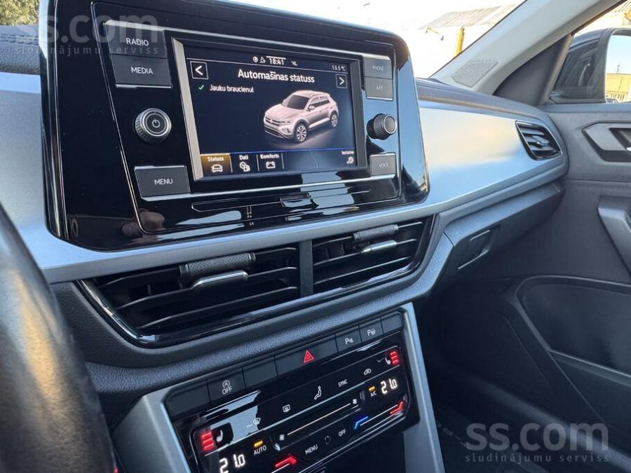 Melns Volkswagen T-Roc 2022 Jelgava, ar dzinēja tilpumu 1.50 L un nobraukumu 0 tūkst. km par 18700 €, foto 12 vietnē AUTOMOTO.COM.LV