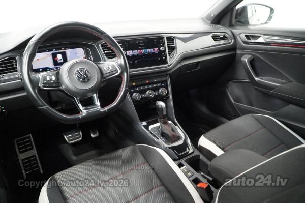 Black Volkswagen T-Roc 2019 in Tallinn, with an engine capacity of 1.50 L and mileage of 150 thousand km for 17990 €, photo 4 on AUTOMOTO.COM.LV