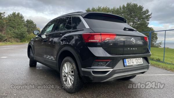 Melns Volkswagen T-Roc 2019 Tallina, ar dzinēja tilpumu 1.50 L un nobraukumu 205 tūkst. km par 13500 €, foto 6 vietnē AUTOMOTO.COM.LV