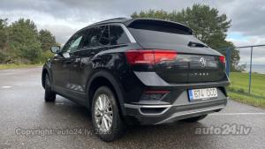 Melns Volkswagen T-Roc 2019 Tallina, ar dzinēja tilpumu 1.50 L un nobraukumu 205 tūkst. km par 13500 €, foto 6 vietnē AUTOMOTO.COM.LV