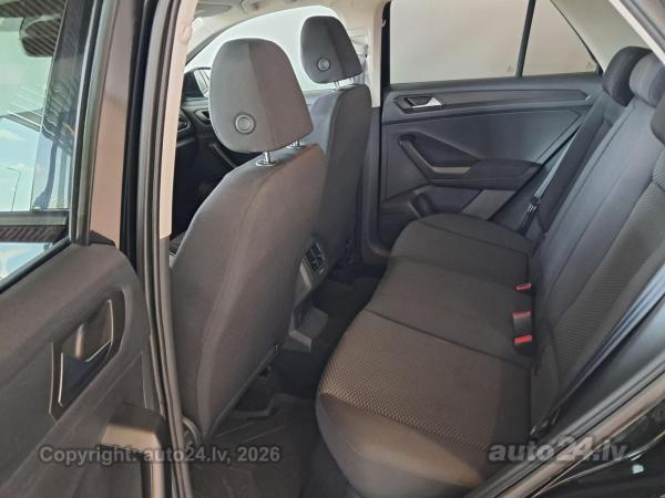 Black Volkswagen T-Roc 2019 in Narva, with an engine capacity of 1.00 L and mileage of 88 thousand km for 13900 €, photo 10 on AUTOMOTO.COM.LV