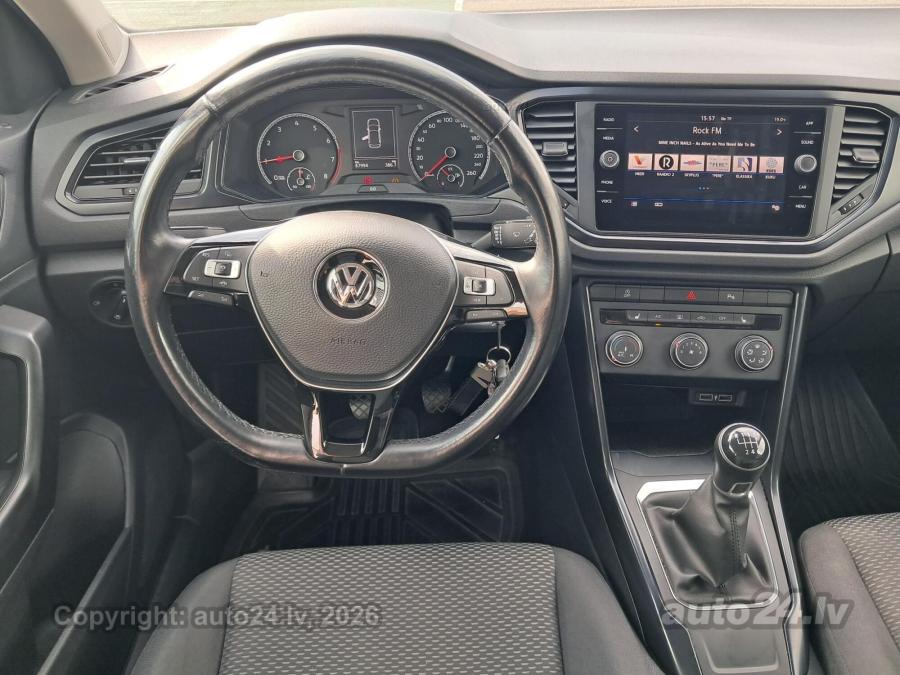 Melns Volkswagen T-Roc 2019 Narva, ar dzinēja tilpumu 1.00 L un nobraukumu 88 tūkst. km par 13900 €, foto 13 vietnē AUTOMOTO.COM.LV