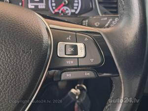 Melns Volkswagen T-Roc 2019 Narva, ar dzinēja tilpumu 1.00 L un nobraukumu 88 tūkst. km par 13900 €, foto 15 vietnē AUTOMOTO.COM.LV