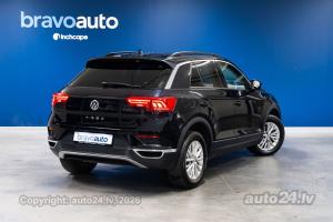Black Volkswagen T-Roc 2019 in Tallinn, with an engine capacity of 1.50 L and mileage of 27 thousand km for 20900 €, photo 4 on AUTOMOTO.COM.LV