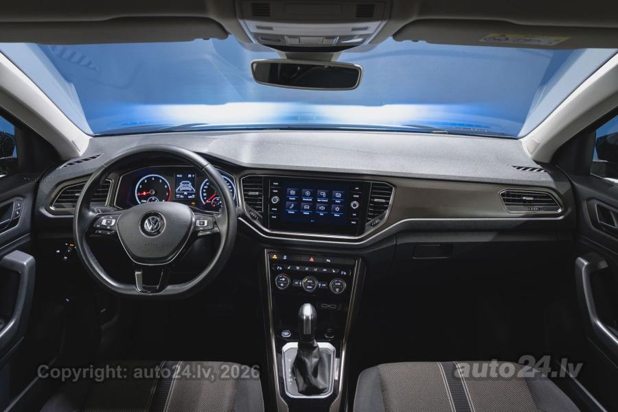 Black Volkswagen T-Roc 2019 in Tallinn, with an engine capacity of 1.50 L and mileage of 27 thousand km for 20900 €, photo 6 on AUTOMOTO.COM.LV
