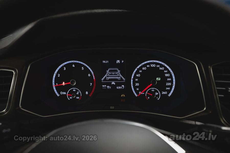 Black Volkswagen T-Roc 2019 in Tallinn, with an engine capacity of 1.50 L and mileage of 27 thousand km for 20900 €, photo 8 on AUTOMOTO.COM.LV