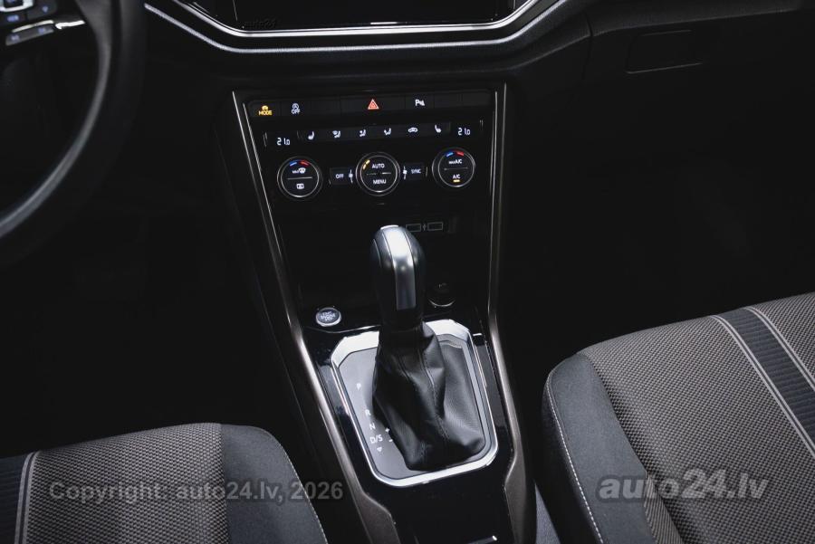 Black Volkswagen T-Roc 2019 in Tallinn, with an engine capacity of 1.50 L and mileage of 27 thousand km for 20900 €, photo 11 on AUTOMOTO.COM.LV