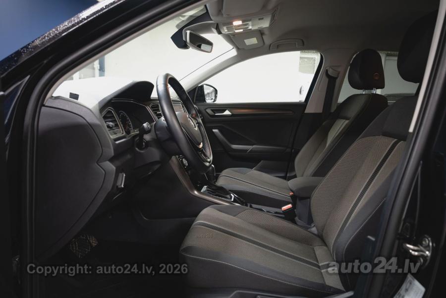Black Volkswagen T-Roc 2019 in Tallinn, with an engine capacity of 1.50 L and mileage of 27 thousand km for 20900 €, photo 13 on AUTOMOTO.COM.LV