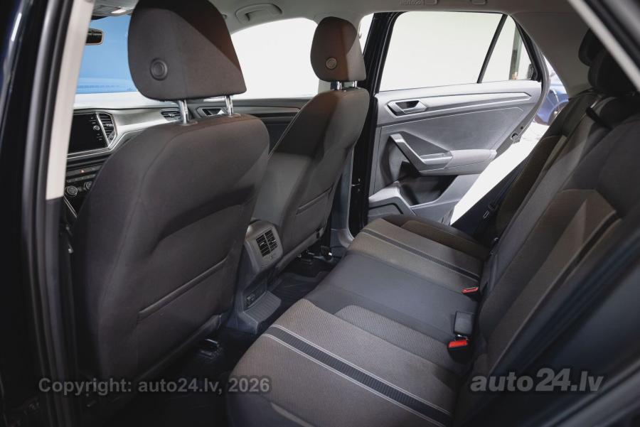Black Volkswagen T-Roc 2019 in Tallinn, with an engine capacity of 1.50 L and mileage of 27 thousand km for 20900 €, photo 15 on AUTOMOTO.COM.LV
