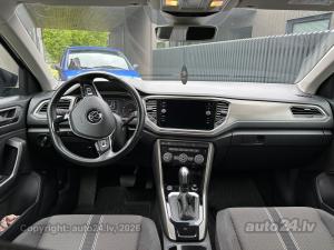Black Volkswagen T-Roc 2021 in Riga, with an engine capacity of 1.50 L and mileage of 102 thousand km for 18500 €, photo 7 on AUTOMOTO.COM.LV