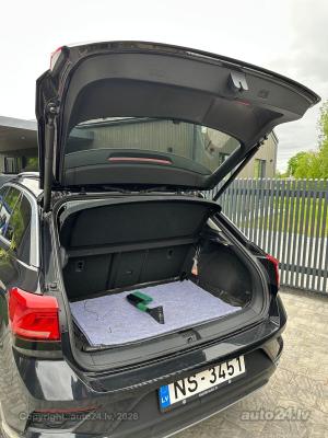 Black Volkswagen T-Roc 2021 in Riga, with an engine capacity of 1.50 L and mileage of 102 thousand km for 18500 €, photo 9 on AUTOMOTO.COM.LV
