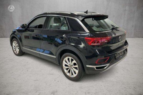 Black Volkswagen T-Roc 2022 in Vilnius, with an engine capacity of 0.00 L and mileage of 95 thousand km for 22746 €, photo 4 on AUTOMOTO.COM.LV