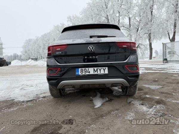 Melns Volkswagen T-Roc 2024 Tartu, ar dzinēja tilpumu 1.50 L un nobraukumu 37 tūkst. km par 25500 €, foto 4 vietnē AUTOMOTO.COM.LV