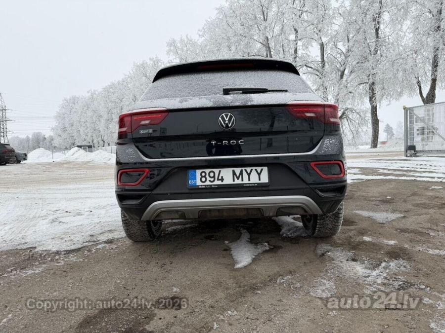 Melns Volkswagen T-Roc 2024 Tartu, ar dzinēja tilpumu 1.50 L un nobraukumu 37 tūkst. km par 25500 €, foto 4 vietnē AUTOMOTO.COM.LV
