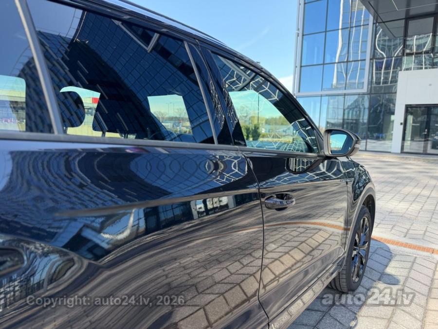 Black Volkswagen T-Roc 2024 in Tallinn, with an engine capacity of 1.50 L and mileage of 37 thousand km for 24900 €, photo 7 on AUTOMOTO.COM.LV