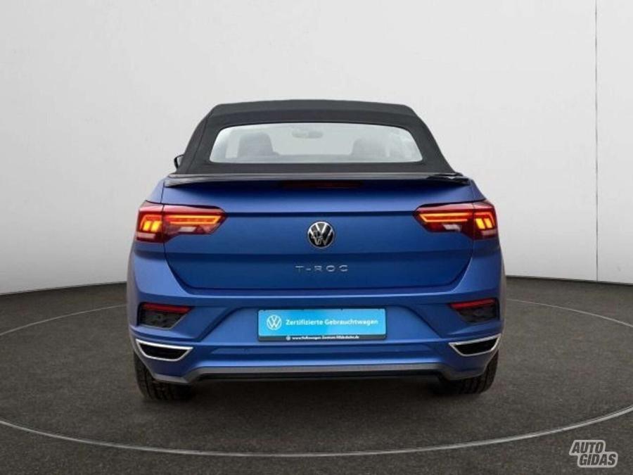 Blue Volkswagen T-Roc 2021 in Kaunas, with an engine capacity of 1.50 L and mileage of 40 thousand km for 29333 €, photo 4 on AUTOMOTO.COM.LV