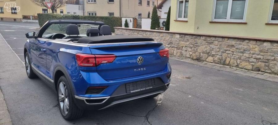 Blue Volkswagen T-Roc 2021 in Kaunas, with an engine capacity of 1.00 L and mileage of 47 thousand km for 22735 €, photo 4 on AUTOMOTO.COM.LV
