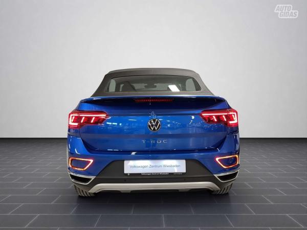 Blue Volkswagen T-Roc 2022 in Kaunas, with an engine capacity of 1.50 L and mileage of 52 thousand km for 27878 €, photo 6 on AUTOMOTO.COM.LV