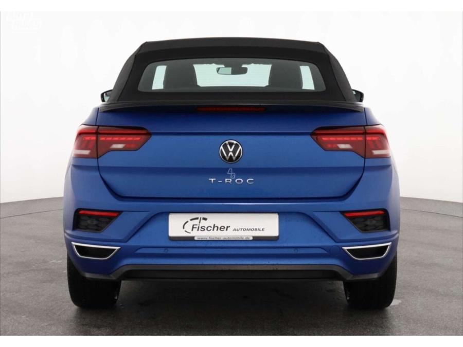 Blue Volkswagen T-Roc 2022 in Kaunas, with an engine capacity of 1.50 L and mileage of 29 thousand km for 31608 €, photo 6 on AUTOMOTO.COM.LV
