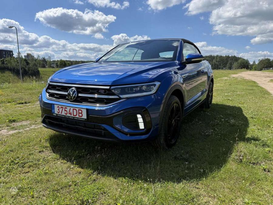 Zils Volkswagen T-Roc 2025 Viļņa, ar dzinēja tilpumu 1.50 L un nobraukumu 21 tūkst. km par 32200 €, foto 4 vietnē AUTOMOTO.COM.LV