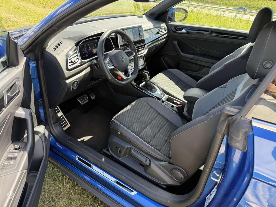 Zils Volkswagen T-Roc 2025 Viļņa, ar dzinēja tilpumu 1.50 L un nobraukumu 21 tūkst. km par 32200 €, foto 20 vietnē AUTOMOTO.COM.LV