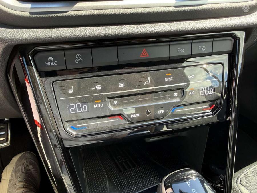 Zils Volkswagen T-Roc 2025 Viļņa, ar dzinēja tilpumu 1.50 L un nobraukumu 21 tūkst. km par 32200 €, foto 24 vietnē AUTOMOTO.COM.LV