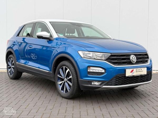 Blue Volkswagen T-Roc 2017 in Kaunas, with an engine capacity of 2.00 L and mileage of 66 thousand km for 24965 €, photo 3 on AUTOMOTO.COM.LV