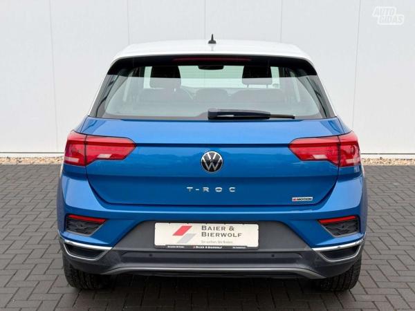 Blue Volkswagen T-Roc 2017 in Kaunas, with an engine capacity of 2.00 L and mileage of 66 thousand km for 24965 €, photo 5 on AUTOMOTO.COM.LV