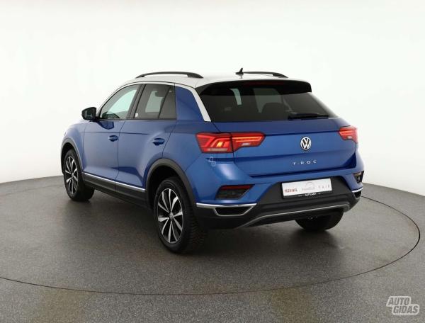 Blue Volkswagen T-Roc 2018 in Kaunas, with an engine capacity of 1.50 L and mileage of 69 thousand km for 22390 €, photo 3 on AUTOMOTO.COM.LV