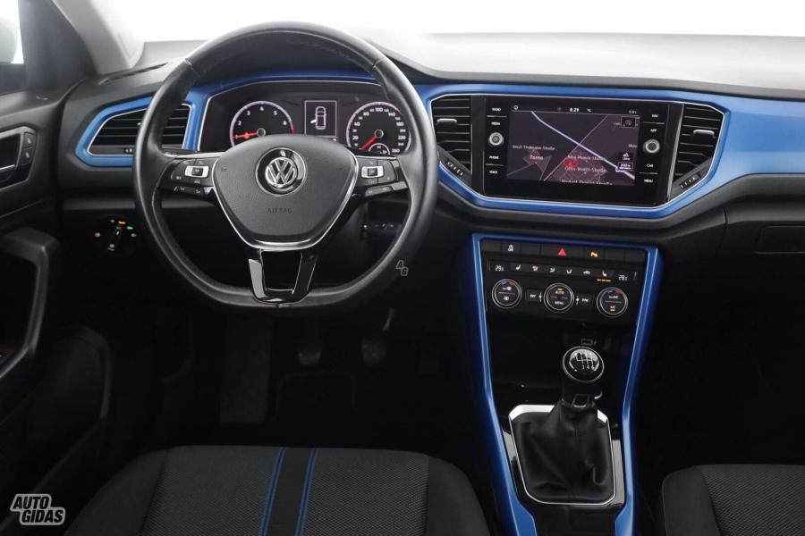Zils Volkswagen T-Roc 2018 Kauņa, ar dzinēja tilpumu 1.50 L un nobraukumu 69 tūkst. km par 22390 €, foto 10 vietnē AUTOMOTO.COM.LV