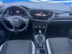 Blue Volkswagen T-Roc 2018 in Kaunas, with an engine capacity of 1.97 L and mileage of 210 thousand km for 15450 €, photo 8 on AUTOMOTO.COM.LV