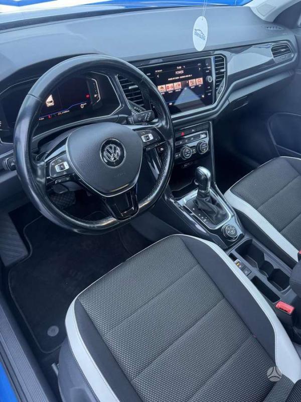 Blue Volkswagen T-Roc 2018 in Kaunas, with an engine capacity of 1.97 L and mileage of 210 thousand km for 15450 €, photo 9 on AUTOMOTO.COM.LV