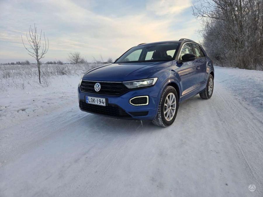 Blue Volkswagen T-Roc 2018 in Klaipeda, with an engine capacity of 1.50 L and mileage of 175 thousand km for 15000 €, photo 1 on AUTOMOTO.COM.LV