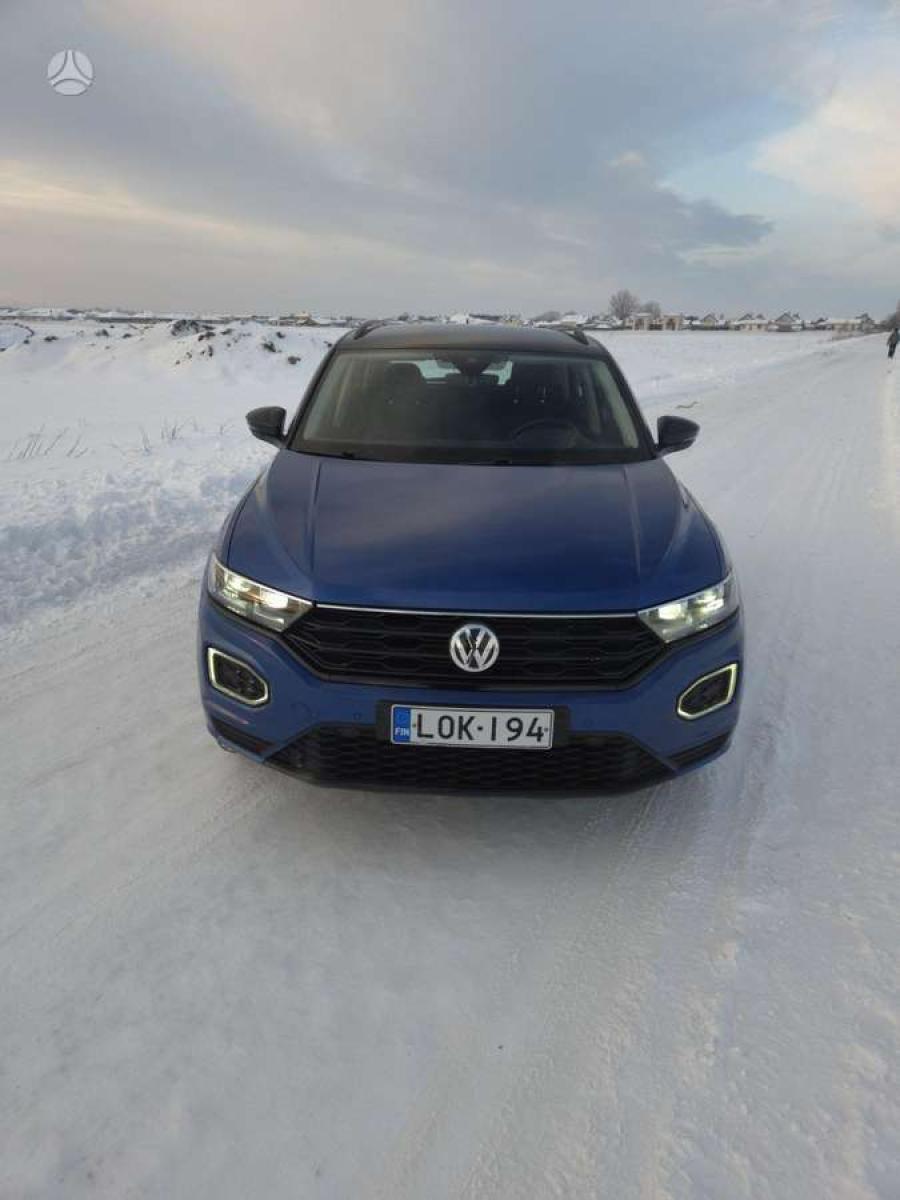 Blue Volkswagen T-Roc 2018 in Klaipeda, with an engine capacity of 1.50 L and mileage of 175 thousand km for 15000 €, photo 2 on AUTOMOTO.COM.LV
