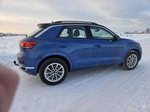Zils Volkswagen T-Roc 2018 Klaipėda, ar dzinēja tilpumu 1.50 L un nobraukumu 175 tūkst. km par 15000 €, foto 3 vietnē AUTOMOTO.COM.LV