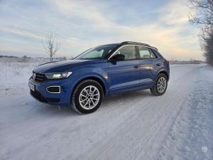 Blue Volkswagen T-Roc 2018 in Klaipeda, with an engine capacity of 1.50 L and mileage of 175 thousand km for 15000 €, photo 22 on AUTOMOTO.COM.LV