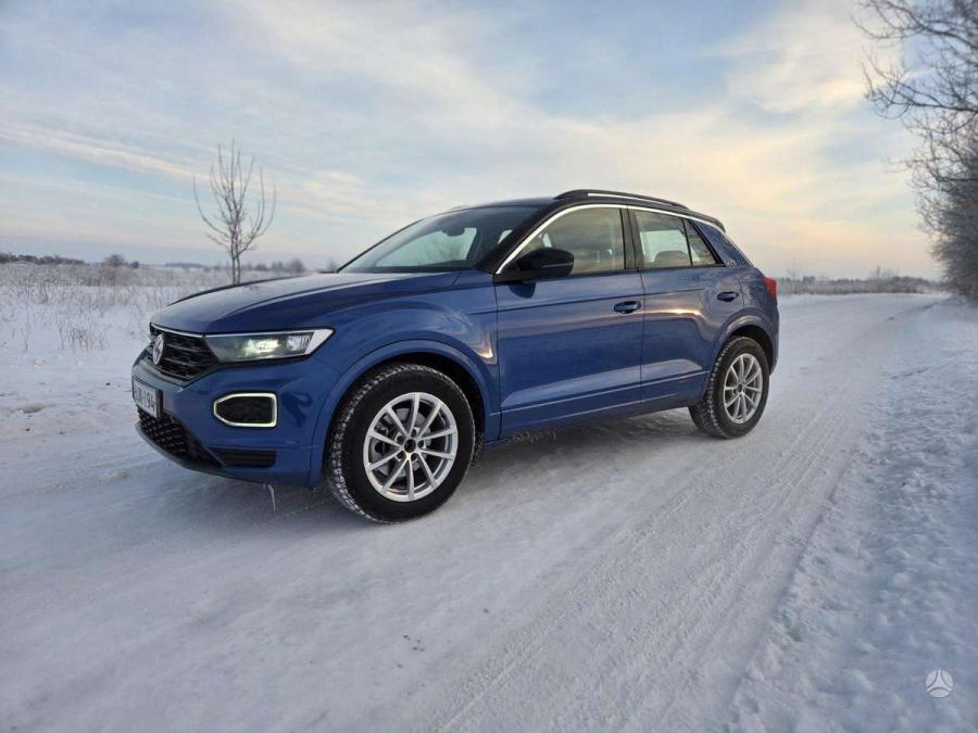 Blue Volkswagen T-Roc 2018 in Klaipeda, with an engine capacity of 1.50 L and mileage of 175 thousand km for 15000 €, photo 22 on AUTOMOTO.COM.LV