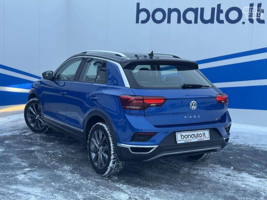 Blue Volkswagen T-Roc 2018 in Kaunas, with an engine capacity of 2.00 L and mileage of 210 thousand km for 15450 €, photo 3 on AUTOMOTO.COM.LV