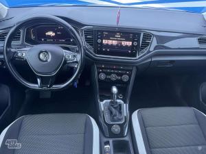 Blue Volkswagen T-Roc 2018 in Kaunas, with an engine capacity of 2.00 L and mileage of 210 thousand km for 15450 €, photo 6 on AUTOMOTO.COM.LV