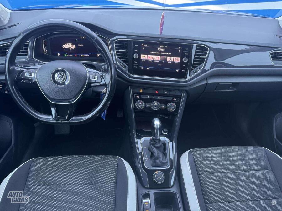 Blue Volkswagen T-Roc 2018 in Kaunas, with an engine capacity of 2.00 L and mileage of 210 thousand km for 15450 €, photo 6 on AUTOMOTO.COM.LV
