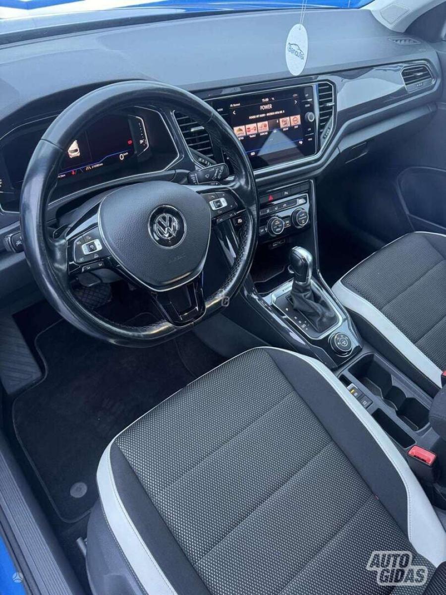 Blue Volkswagen T-Roc 2018 in Kaunas, with an engine capacity of 2.00 L and mileage of 210 thousand km for 15450 €, photo 9 on AUTOMOTO.COM.LV