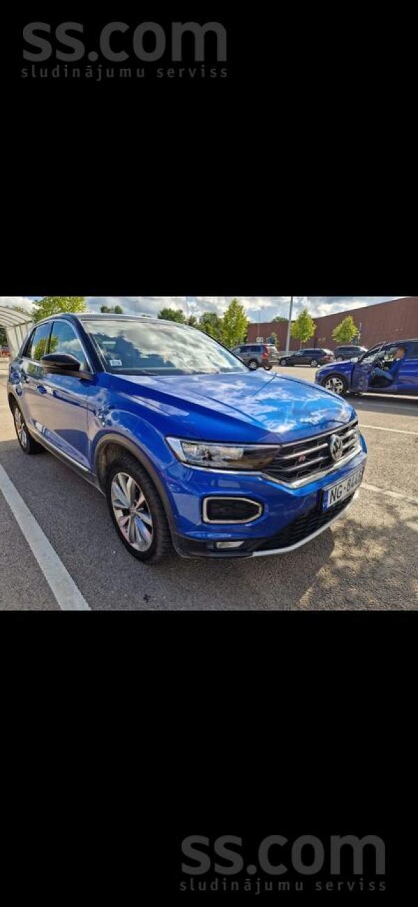 Blue Volkswagen T-Roc 2018 in Riga, with an engine capacity of 2.00 L and mileage of 109 thousand km for 16200 €, photo 6 on AUTOMOTO.COM.LV