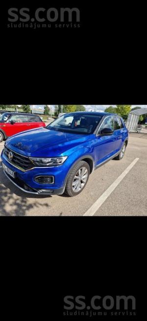 Blue Volkswagen T-Roc 2018 in Riga, with an engine capacity of 2.00 L and mileage of 109 thousand km for 16700 €, photo  on AUTOMOTO.COM.LV