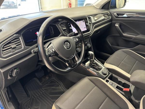 Zils Volkswagen T-Roc 2018 Rīga, ar dzinēja tilpumu 2.00 L un nobraukumu 156 tūkst. km par 1450000 €, foto 8 vietnē AUTOMOTO.COM.LV