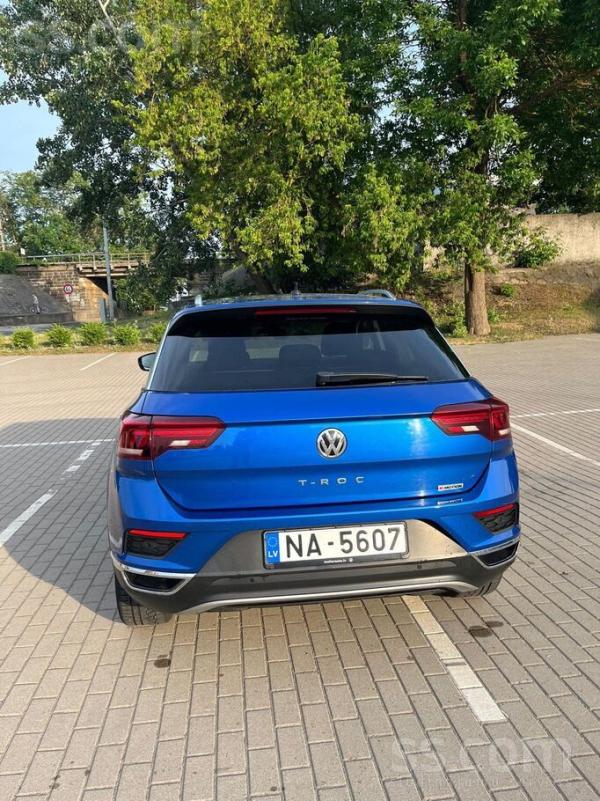 Zils Volkswagen T-Roc 2018 Rīga, ar dzinēja tilpumu 2.00 L un nobraukumu 135 tūkst. km par 15555 €, foto 3 vietnē AUTOMOTO.COM.LV