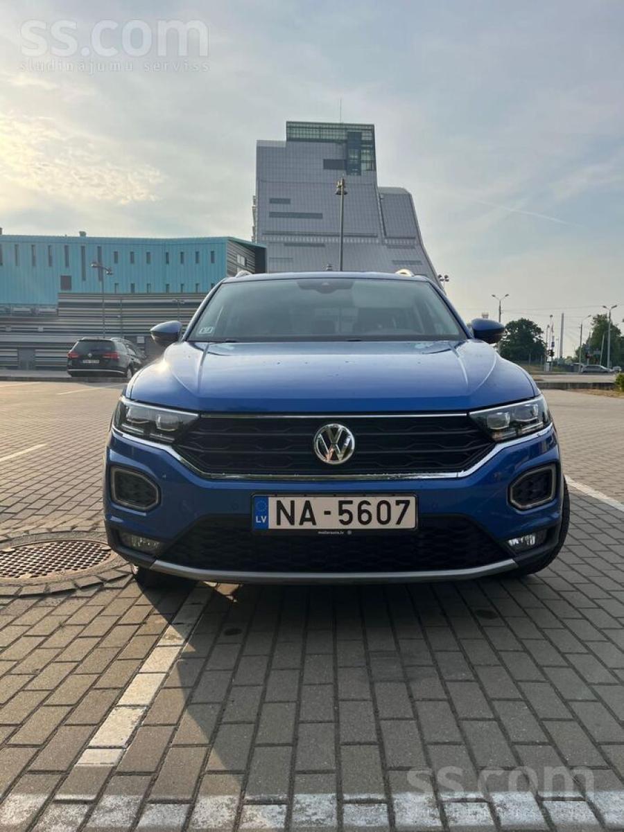 Zils Volkswagen T-Roc 2018 Rīga, ar dzinēja tilpumu 2.00 L un nobraukumu 135 tūkst. km par 15555 €, foto 5 vietnē AUTOMOTO.COM.LV