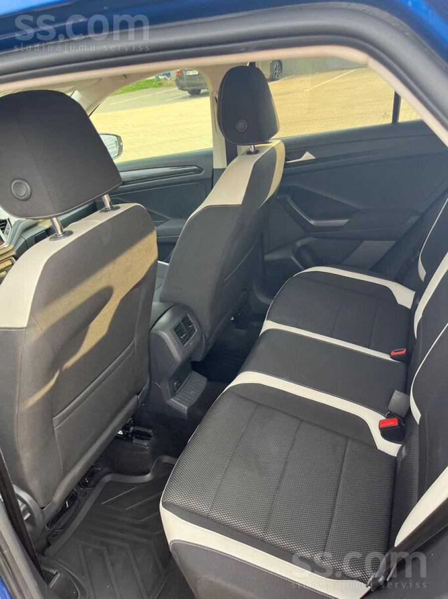 Zils Volkswagen T-Roc 2018 Rīga, ar dzinēja tilpumu 2.00 L un nobraukumu 135 tūkst. km par 15555 €, foto 10 vietnē AUTOMOTO.COM.LV