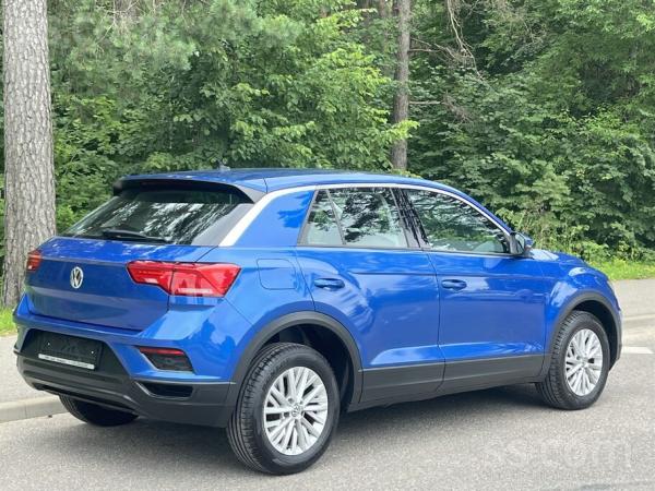 Blue Volkswagen T-Roc 2018 in Valmiera, with an engine capacity of 1.60 L and mileage of 0 thousand km for 15500 €, photo 4 on AUTOMOTO.COM.LV